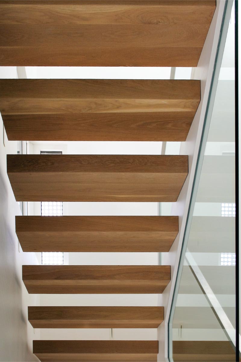 mrail | central stringer stairs