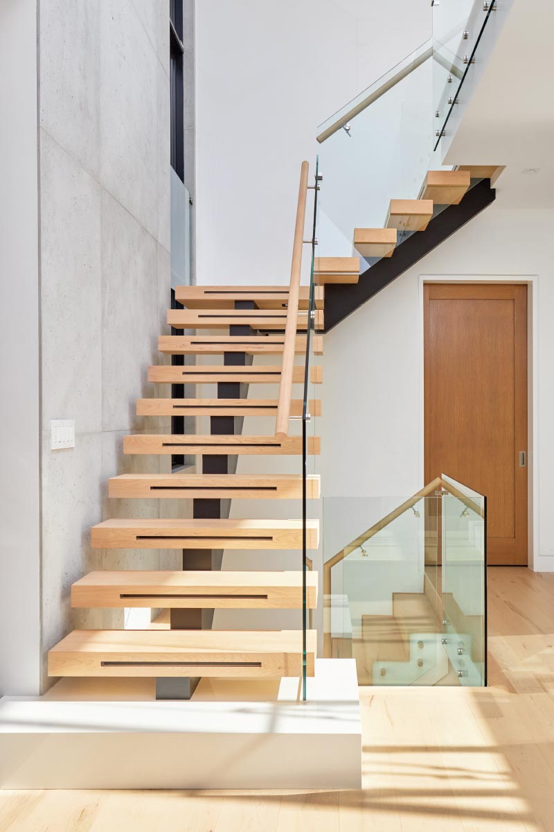 mrail | mono-stringer stairs